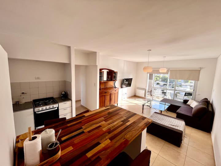 Departamento Muy Luminoso Con Vista A Las Sierras - Coronel Suarez