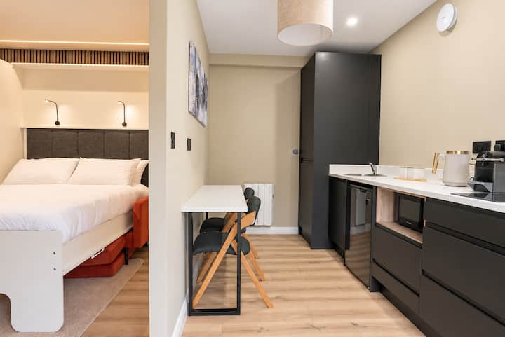 Smart Apartment | Workspace + Fast Wifi - Westport, Ireland