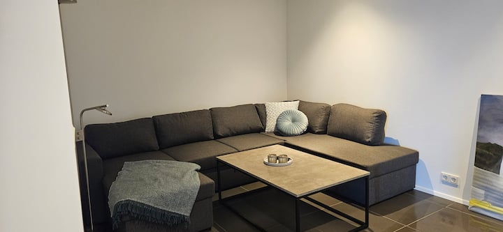 Small Apartment By The Mountain - Islande