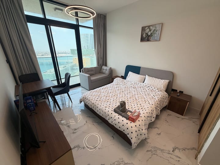 Stunning Canal View Studio | Prime Location - Abou Dabi