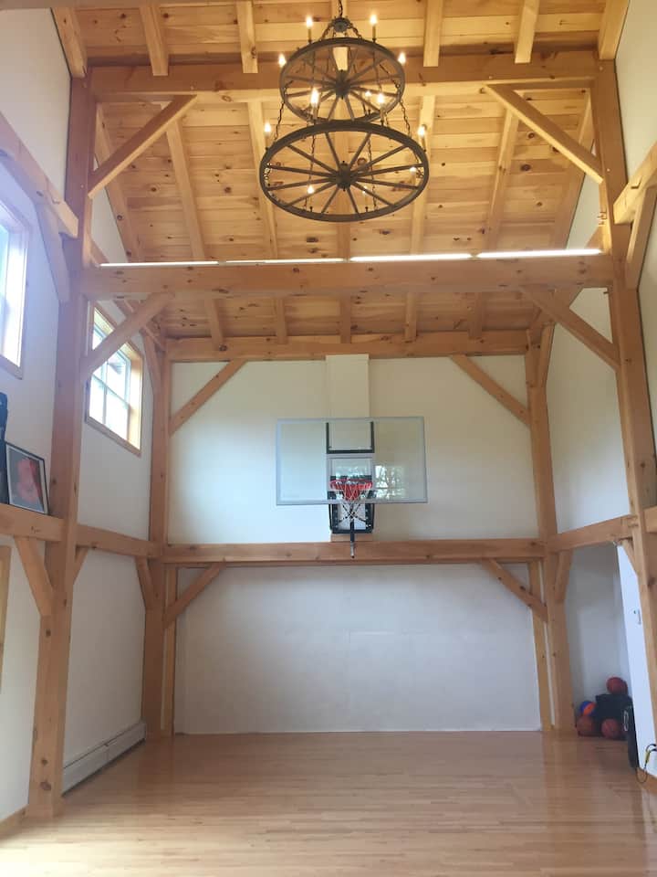 Inside Basketball Court Private Close To Ski Areas - Swanton, VT