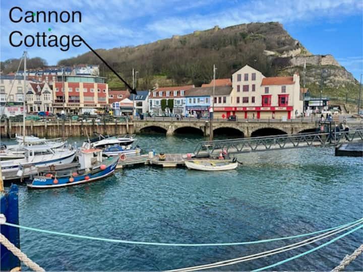From April, Cannon Cottage, 2 Bed, Steps From Sea! - Scarborough