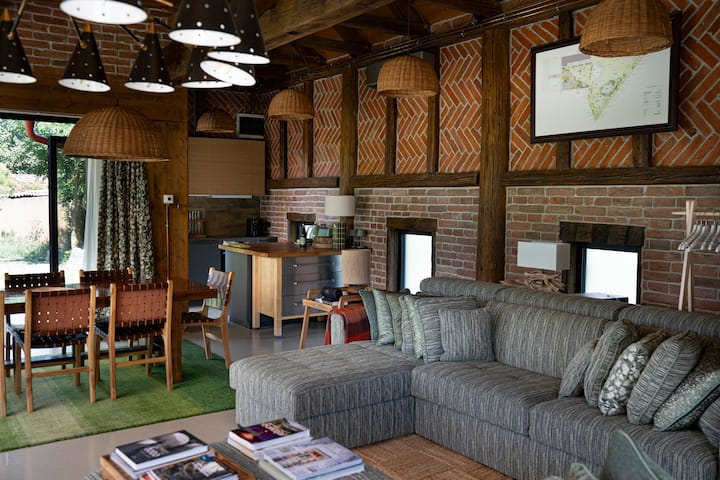Private Country Cottage Compound With Lake - Hungary
