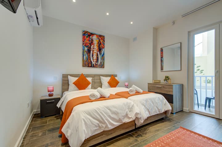 Private Twin Room In Shared Apartment | Ridge View - Malta