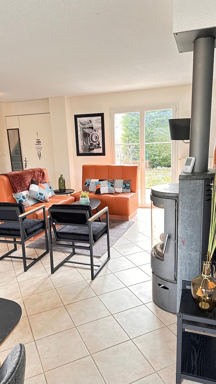 Maison Familiale Avec Jardin Proche Genève - Gex