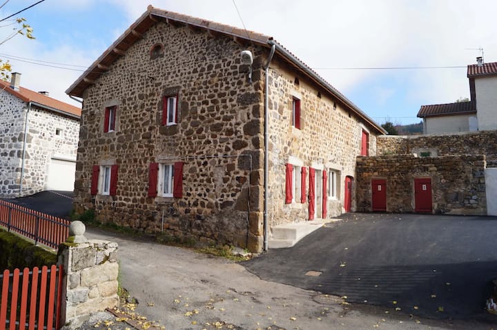Ancienne Ferme Pour Vivre Au Fil Des 4 Saisons - Coucouron