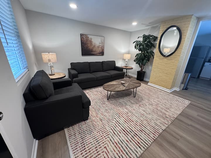 Convenient 1bed/1bath | .9 Miles To Sovah - ダンビル, VA