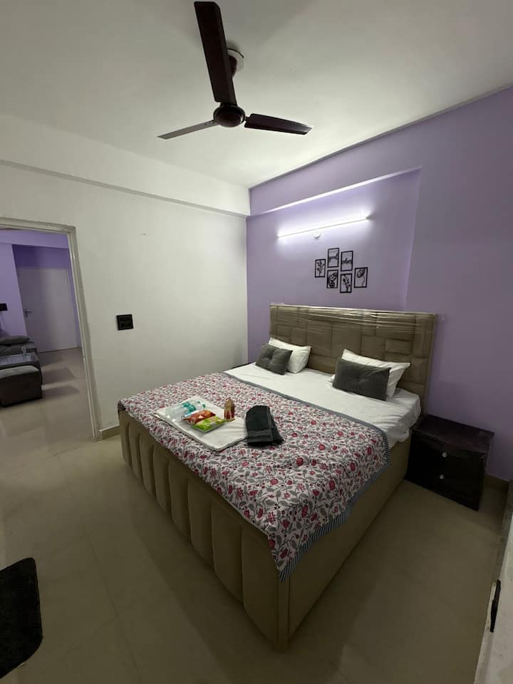 Serene Stay (3bhk Private Space, 14th Floor) - 