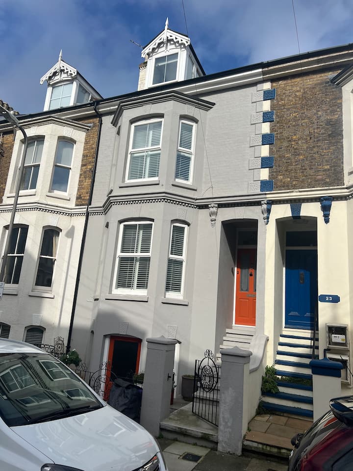 Seaside House With Parking - Deal