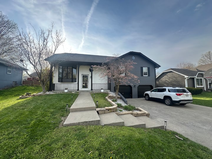 World Cup Basecamp | Sleeps 8 | Easy Kc Access - Holt, MO