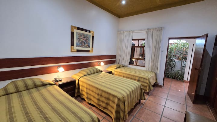 Triple, Piscina, Cochera, Desayuno Incluido - ナスカ