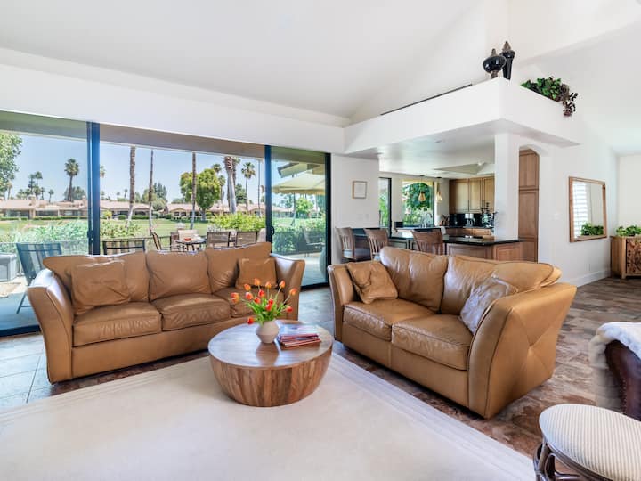 Country Club Condo W Fairway Views + 37 Pools - Rancho Mirage