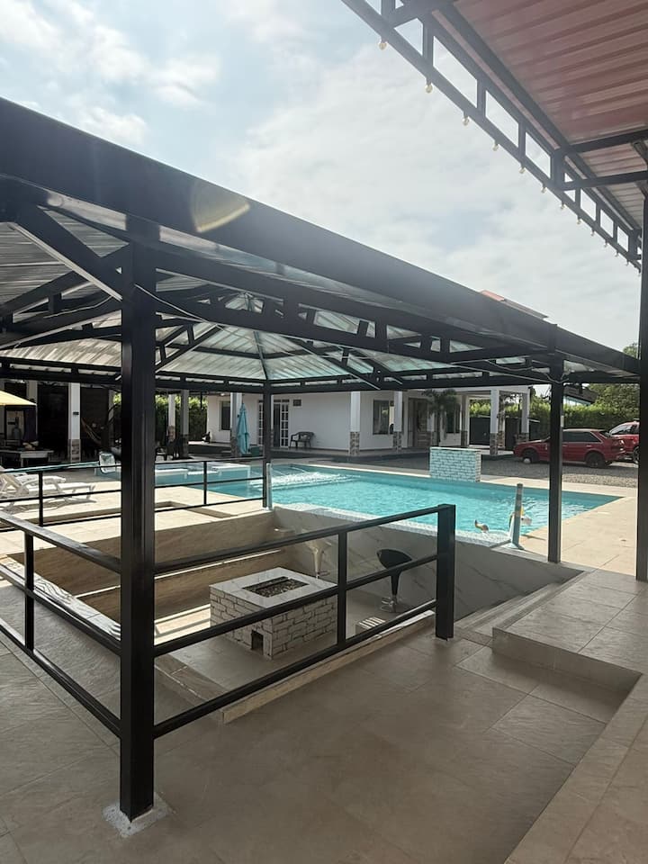 Se Alquila Hermosa Casa Quinta En Vda La Llanerita - Villavicêncio