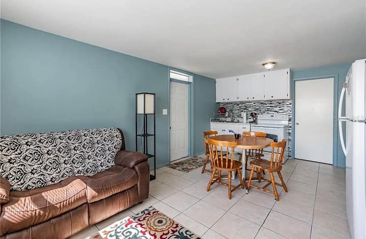 Private 1br Guest Suite W/ Kitchen - Free Parking - South Pasadena, FL