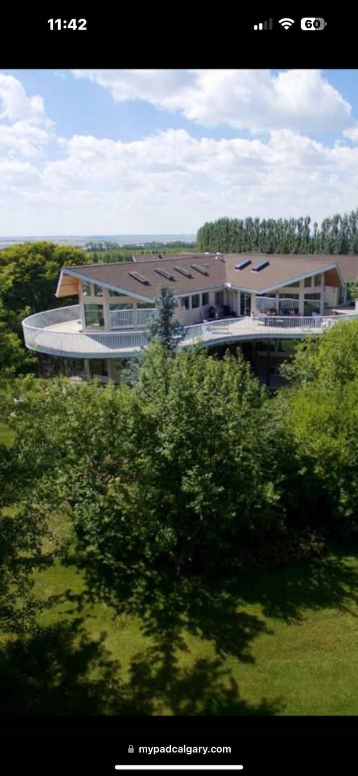 The Green Acres Getaway - Strathmore