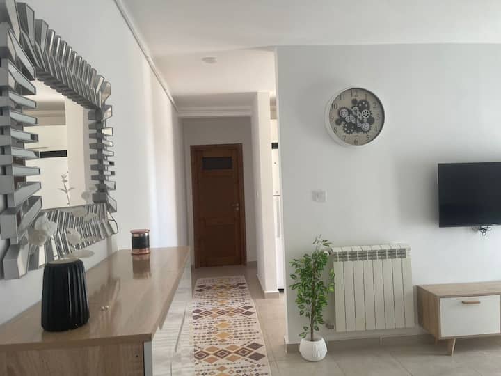 Appartement Meublé Bien Situé En Plein Cœur Doran - Oran