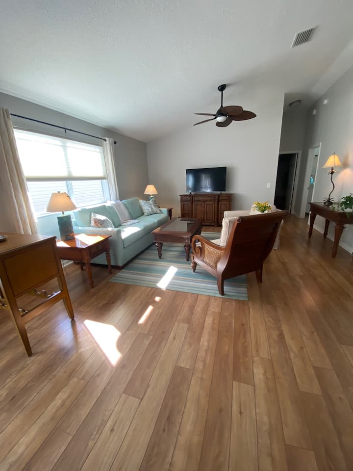 Bright 2br/2ba Great Palm Villa Near Pools, Golf - The Villages, FL