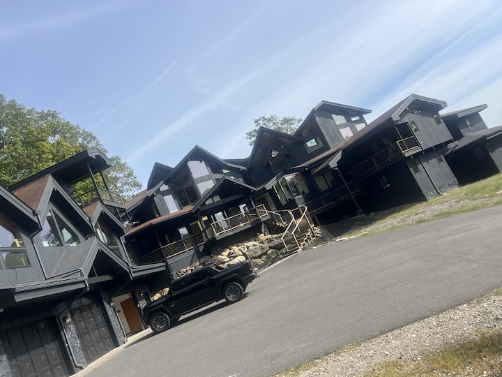 Secluded Mountain Estate - 오클랜드