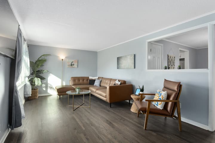 Centrally Located Johnson County Home - Shawnee, KS