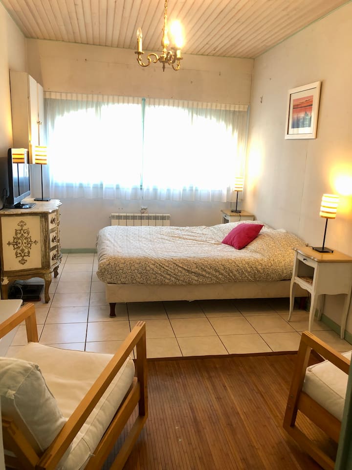 Chambre à Vannes, Avec Salle De Douche Privée. - Vannes