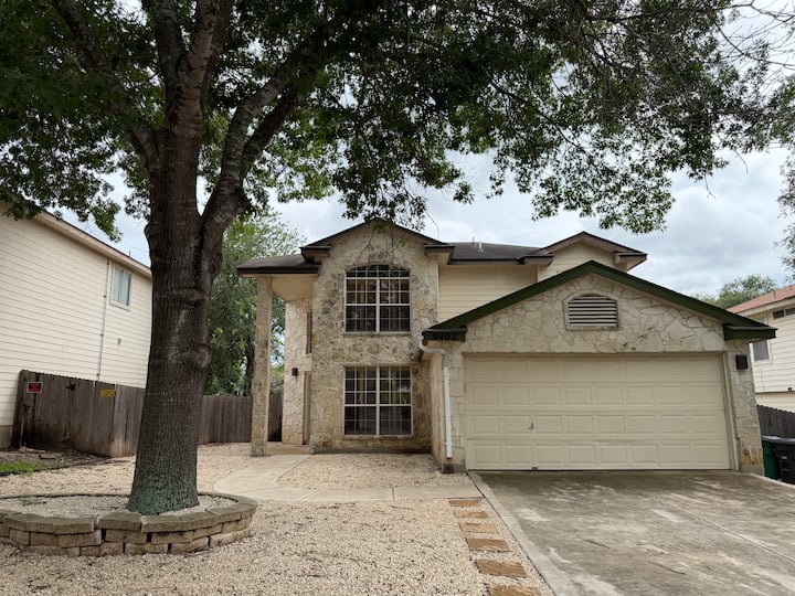 Home Near Lackland Afb & Seaworld, Bmt Ready - Helotes, TX