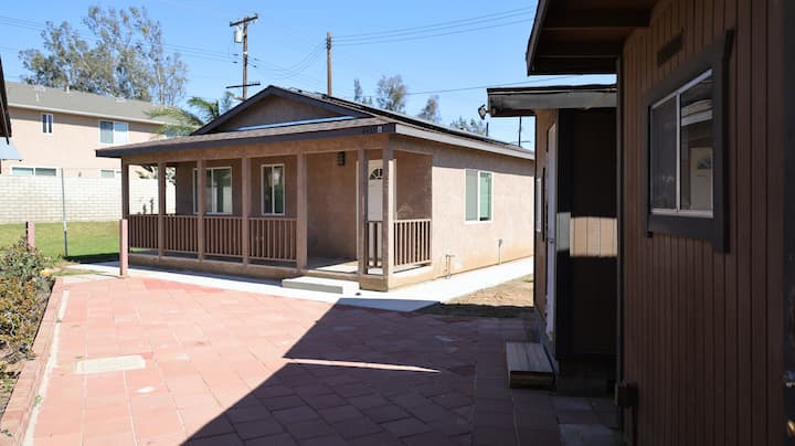 Newly Built 2026 Guest Suite – Private Entrance - Corona