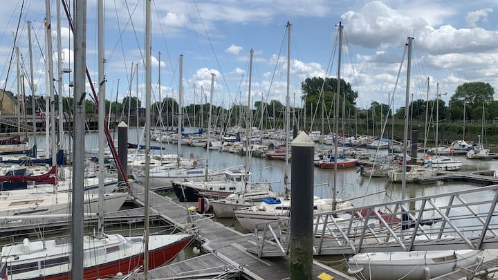 À Louer Au Port De Gravelines Nuits Sur Un Bateau - Gravelines