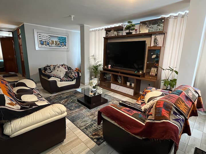 Paulina Loudge | Apartamento Con Cochera. - Huancayo