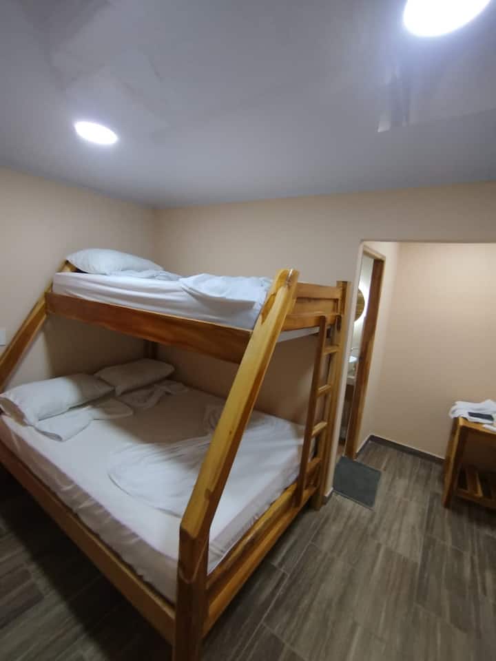 Sunset Hostal Habitación Estándar (3 Personas) - San Onofre