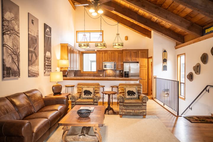 Just Listed - Beautiful Vail Townhome! - Vail, CO