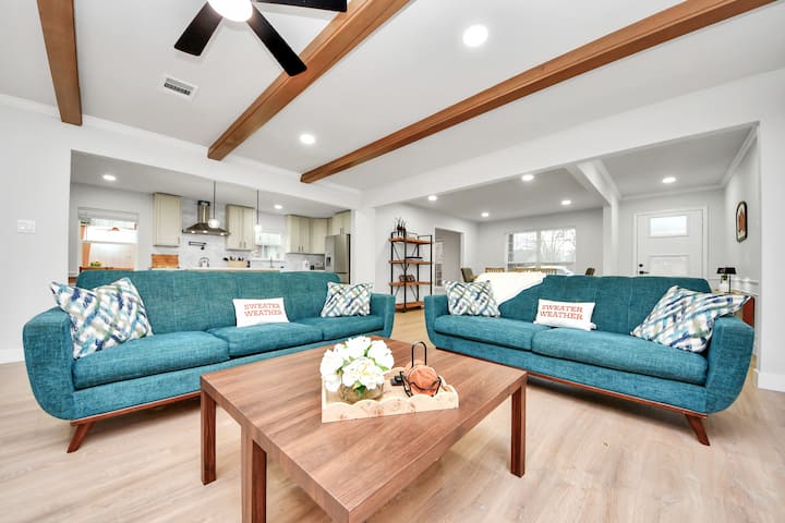 Spacious 4br Home Near City Centre & I-10 - Houston, TX