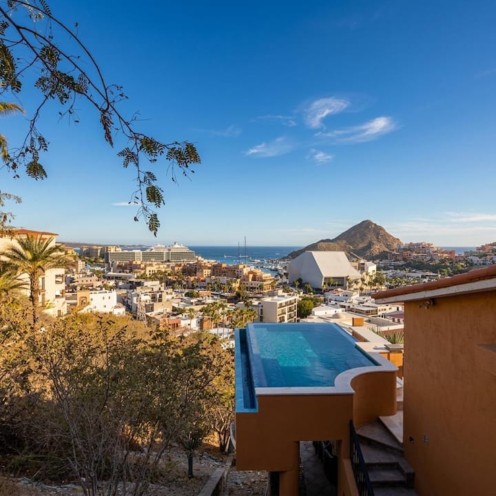 Luxury Getaway/ Warm Pool/ Marina Views. - Cabo San Lucas