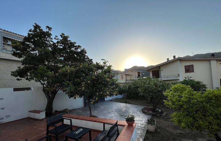 Casa Con Giardino E Posto Auto, A 6 Km Dal Mare - Siniscola
