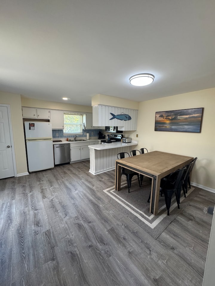 Vitamin Sea Villa - 2bd 2.5br 2 Min Drive To Beach - Kitty Hawk, NC