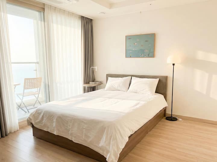 09.[호텔+펜션] [연박할수록 대박] 전면바다 파노라마 오션뷰 등대해변 써밋베이 - Zuid-Korea