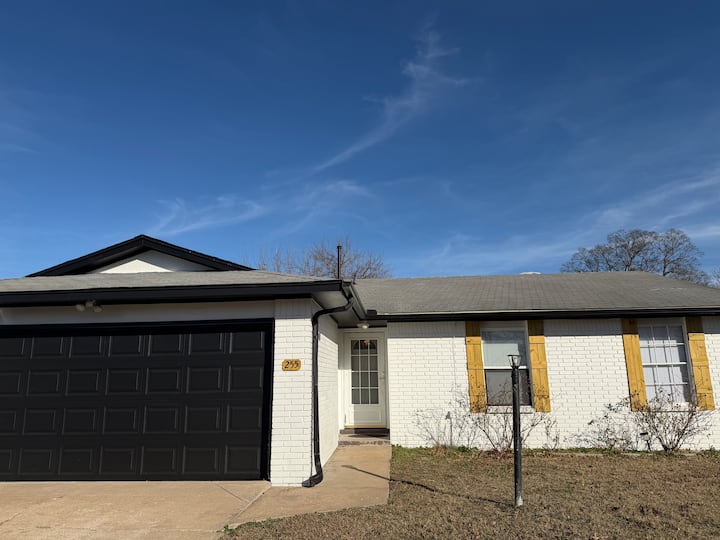 Modern & Comfortable Stay/near Hardrock - Tulsa, OK