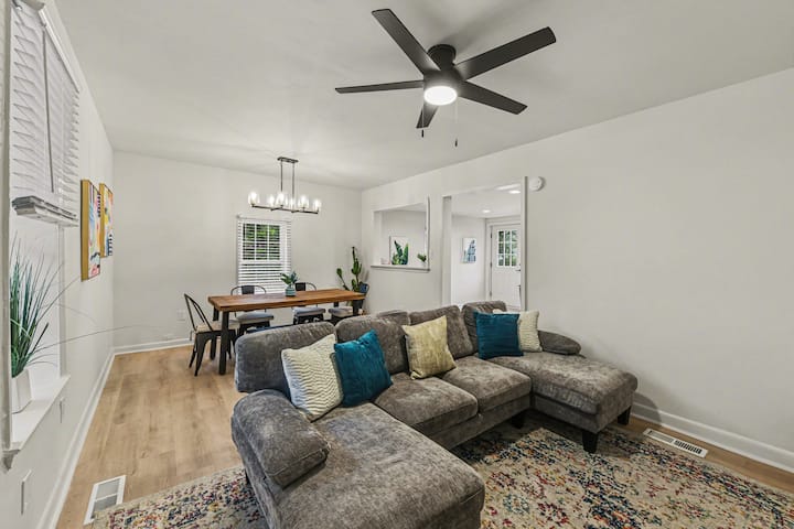 The Palm Hideaway~3br/2ba Hanahan Home - Charleston, SC