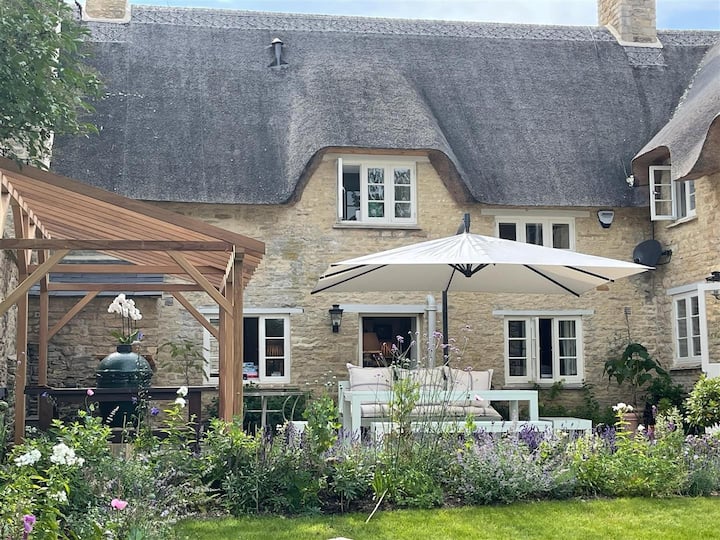 Luxury Cotswold Cottage Nr. Chipping Norton - Burford, UK