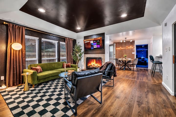 Retro Dallas Gem: Game Room + Fire Pit - Pleasant Grove - Dallas
