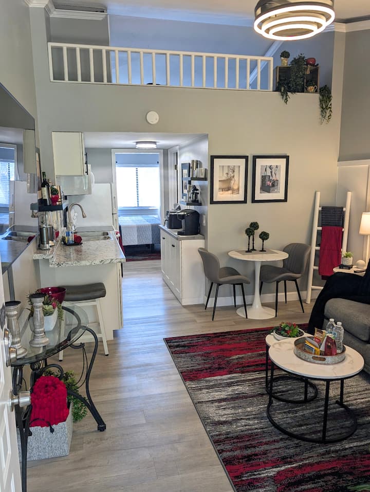 Freedom Getaway - Barefoot Living - Land O' Lakes, FL