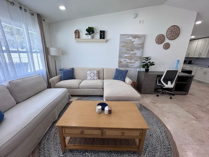 Palm Beach Escape - Palm Beach Gardens, FL