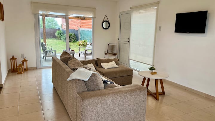 Casa Hermosa, Cómoda Y Luminosa - Bragado