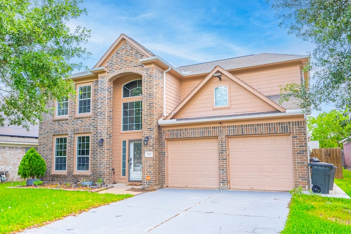 Spotless. Beautifully Designed From Top To Bottom. - Katy, TX