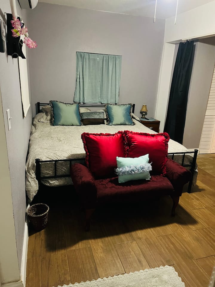 Cute Little Canal Front Apartment-bring Your Boat! - Leesburg