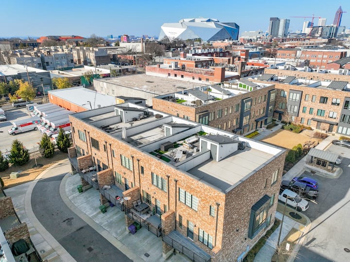 New! Game Day Townhome | Walk To Stadium |Sleeps 8 - 亞特蘭大