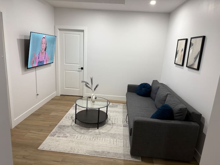 Cozy 1 Bedroom Suite Close To West Edmonton Mall - Edmonton, Canada