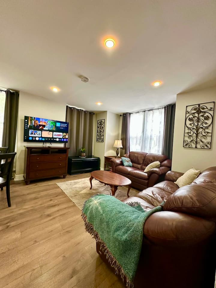 A Cozy Home Away From Home In A Great Location. - Chester, PA