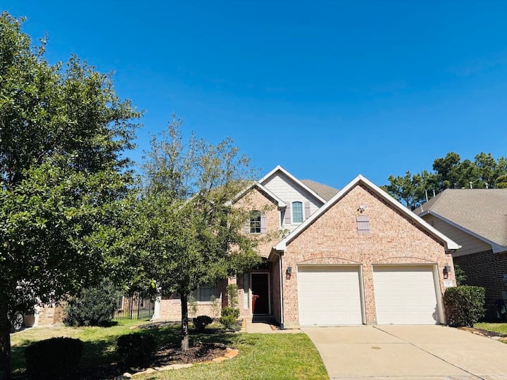 Spacious & Luxury Home In Creekside The Woodlands - The Woodlands, TX