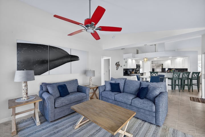 Heated Pool | Near Beaches | Sleeps 12 - Sanibel Island, FL