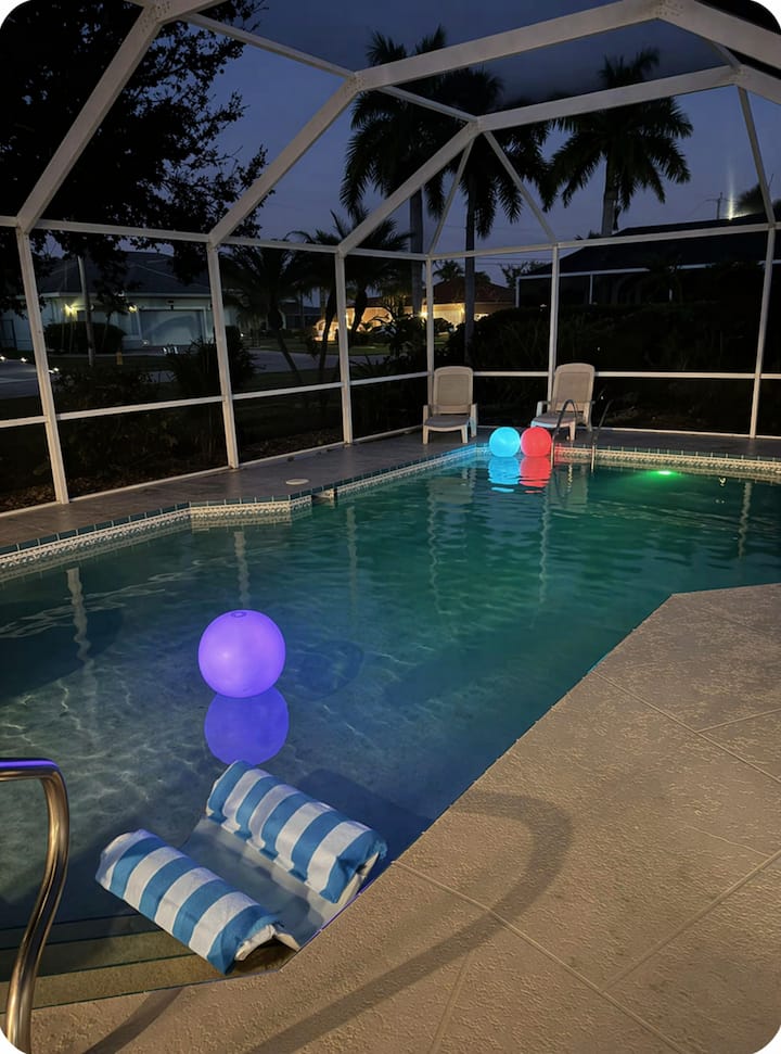 Heated Pool | Near Beaches | Sleeps 12 - Cape Coral, FL